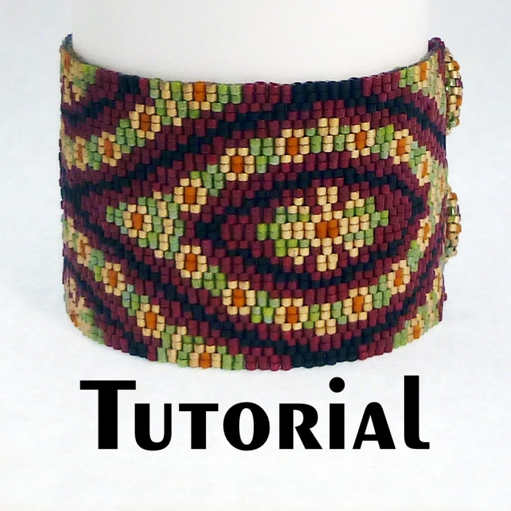 PATTERN Christmas Daisy Chain Peyote Cuff | Mikki Ferrugiaro Designs